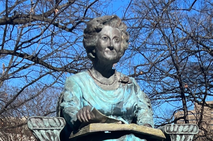 Nina Miglionico in Linn Park – Magic City Religion